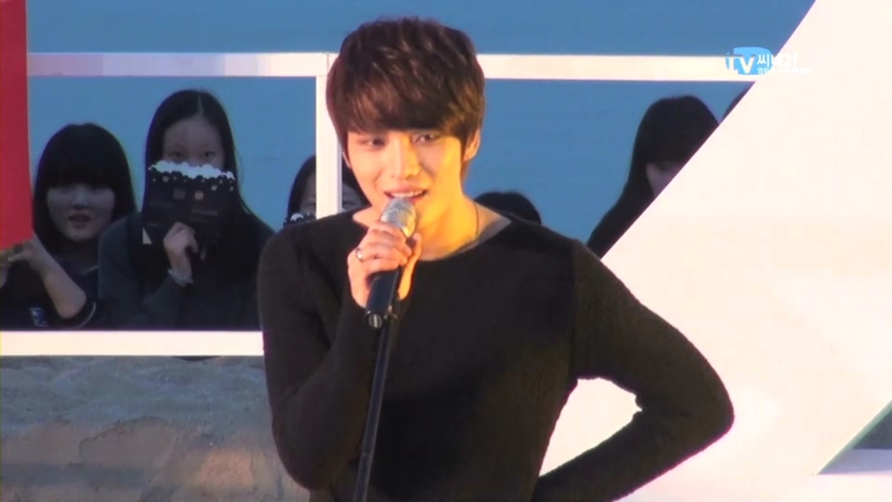 [17th BIFF] 송지효-김재중 ‘부산 팬에게 깜짝 노래 선물’